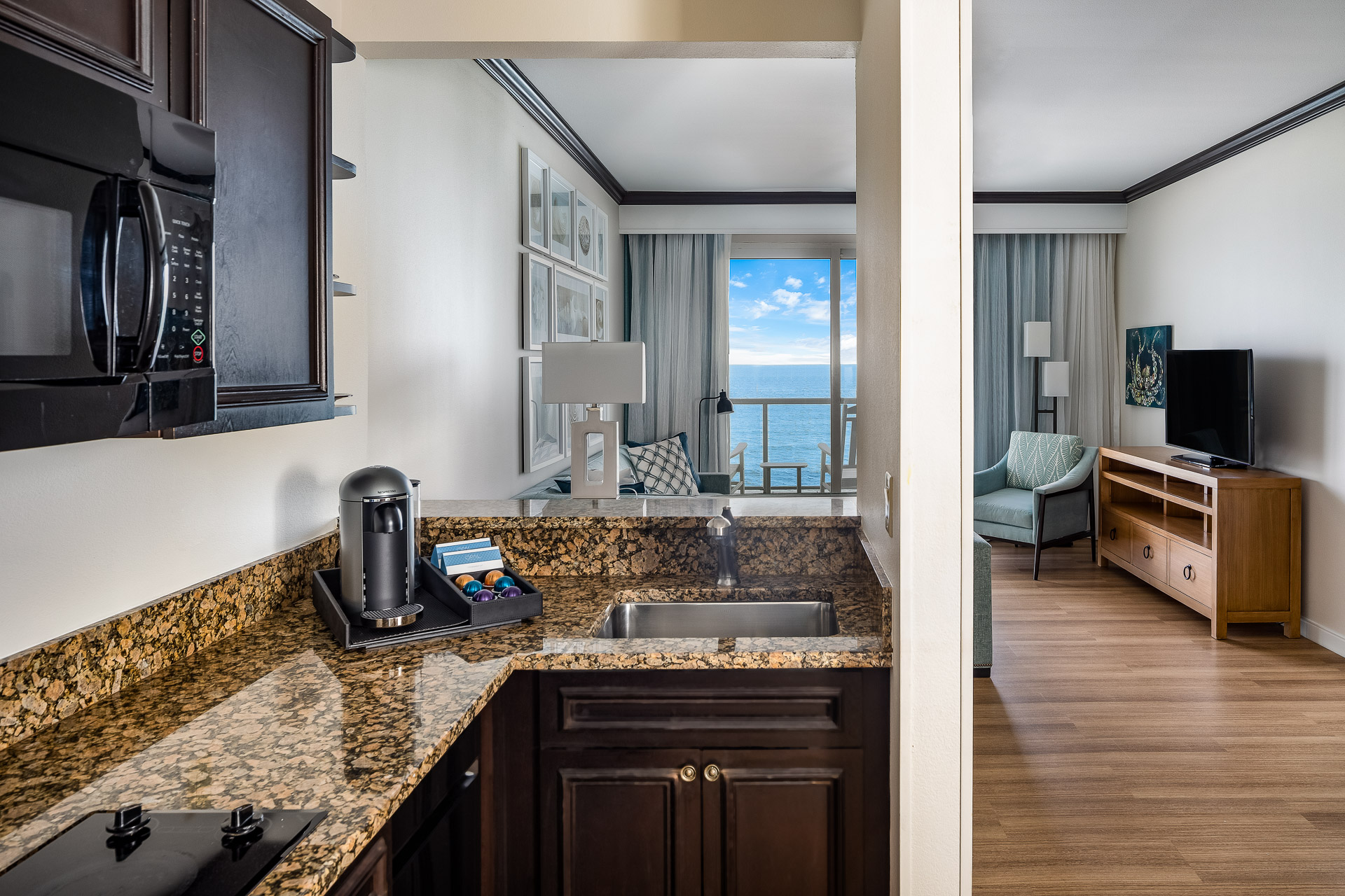 Jensen Beach Hotel Rooms & Suites | The Lucie