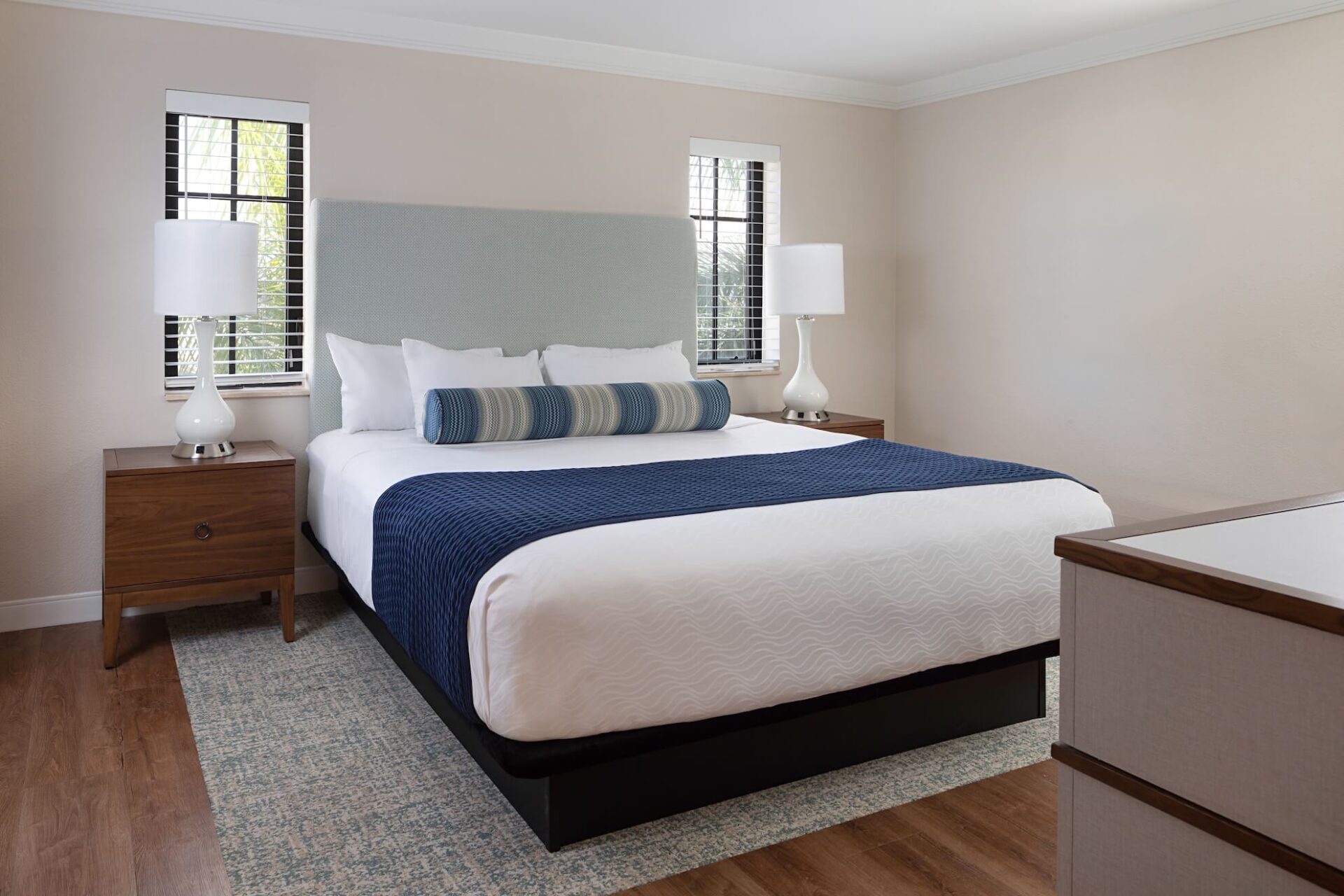 Stay Gallery | The Atlantic Suites on the Ave