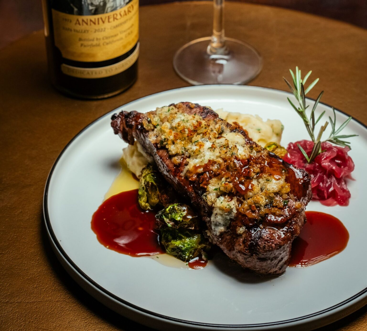 Dining at Cirque St. Armands Beachside