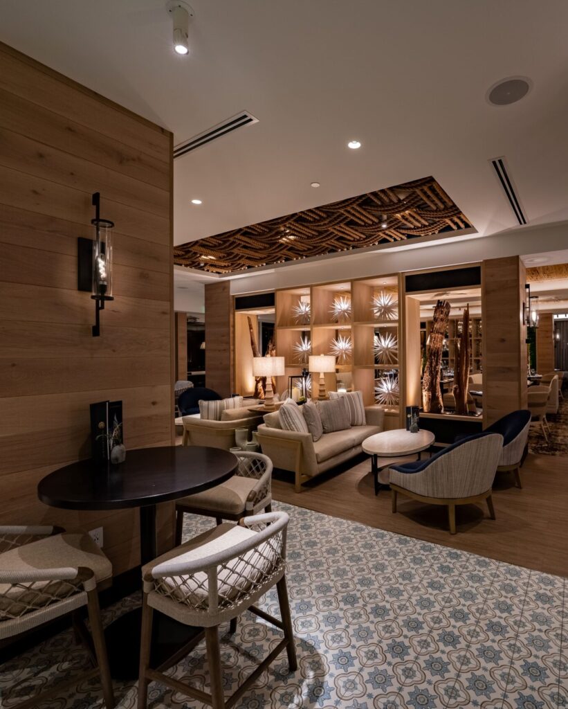 Latitudes | Seafood Restaurant | Jupiter Beach Resort & Spa