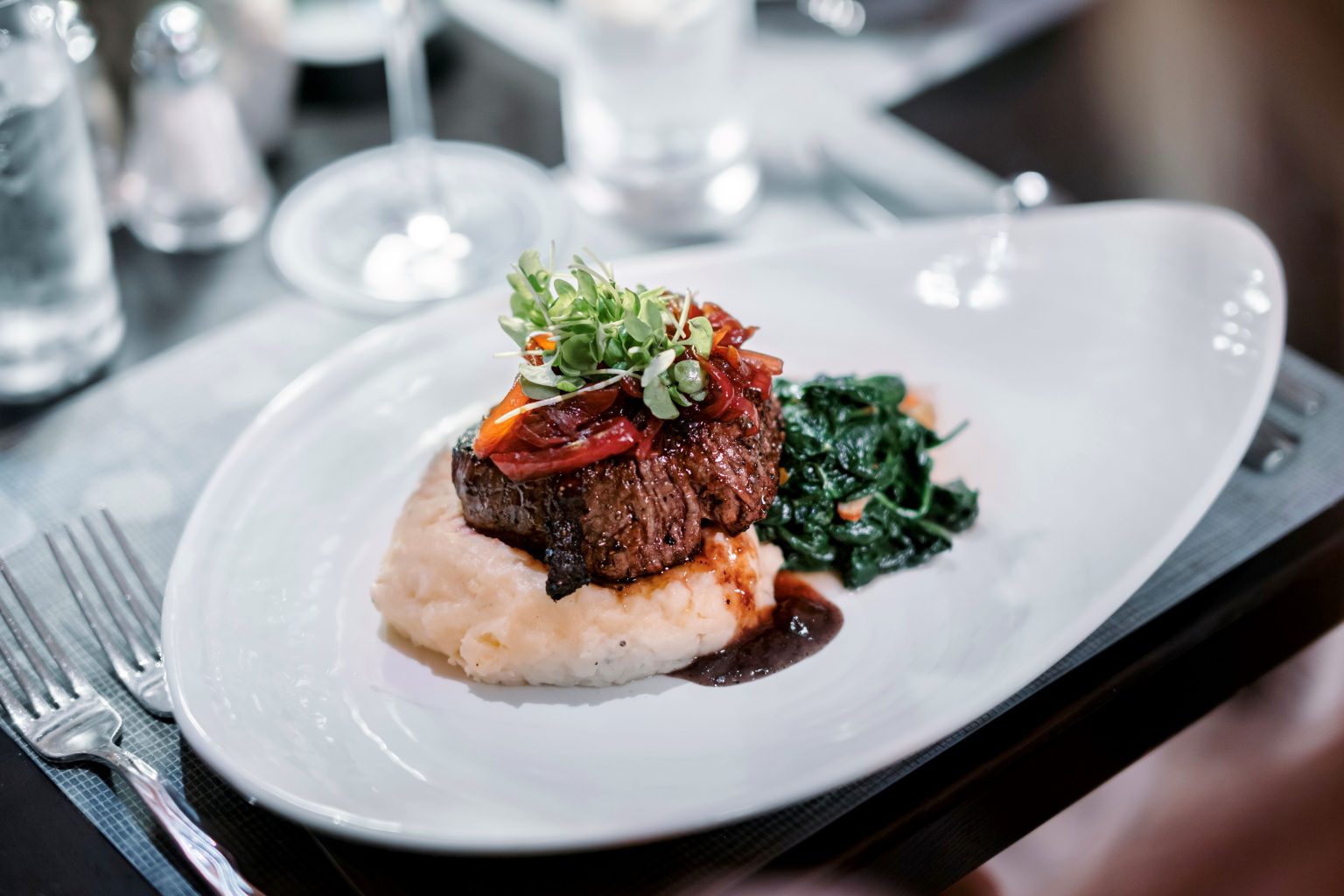 Latitudes | Seafood Restaurant | Jupiter Beach Resort & Spa