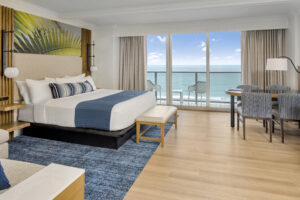 Beach Accommodations | Rooms & Suites | Jupiter Beach Resort