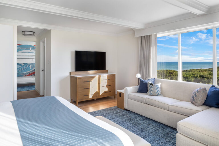 Beach Accommodations | Rooms & Suites | Jupiter Beach Resort