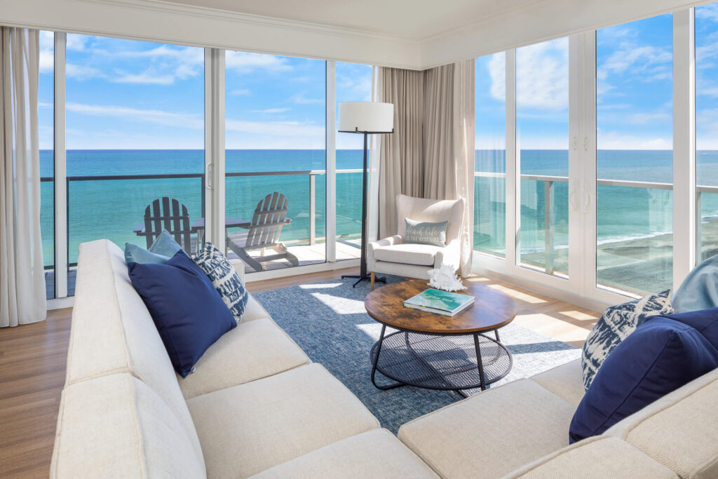 Beach Accommodations | Rooms & Suites | Jupiter Beach Resort
